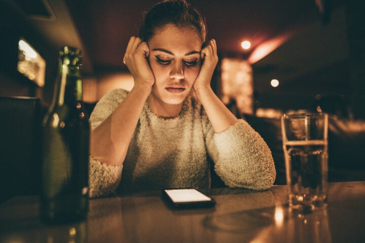 Drunk Texting: 6 Reasons It's a Total Turn Off